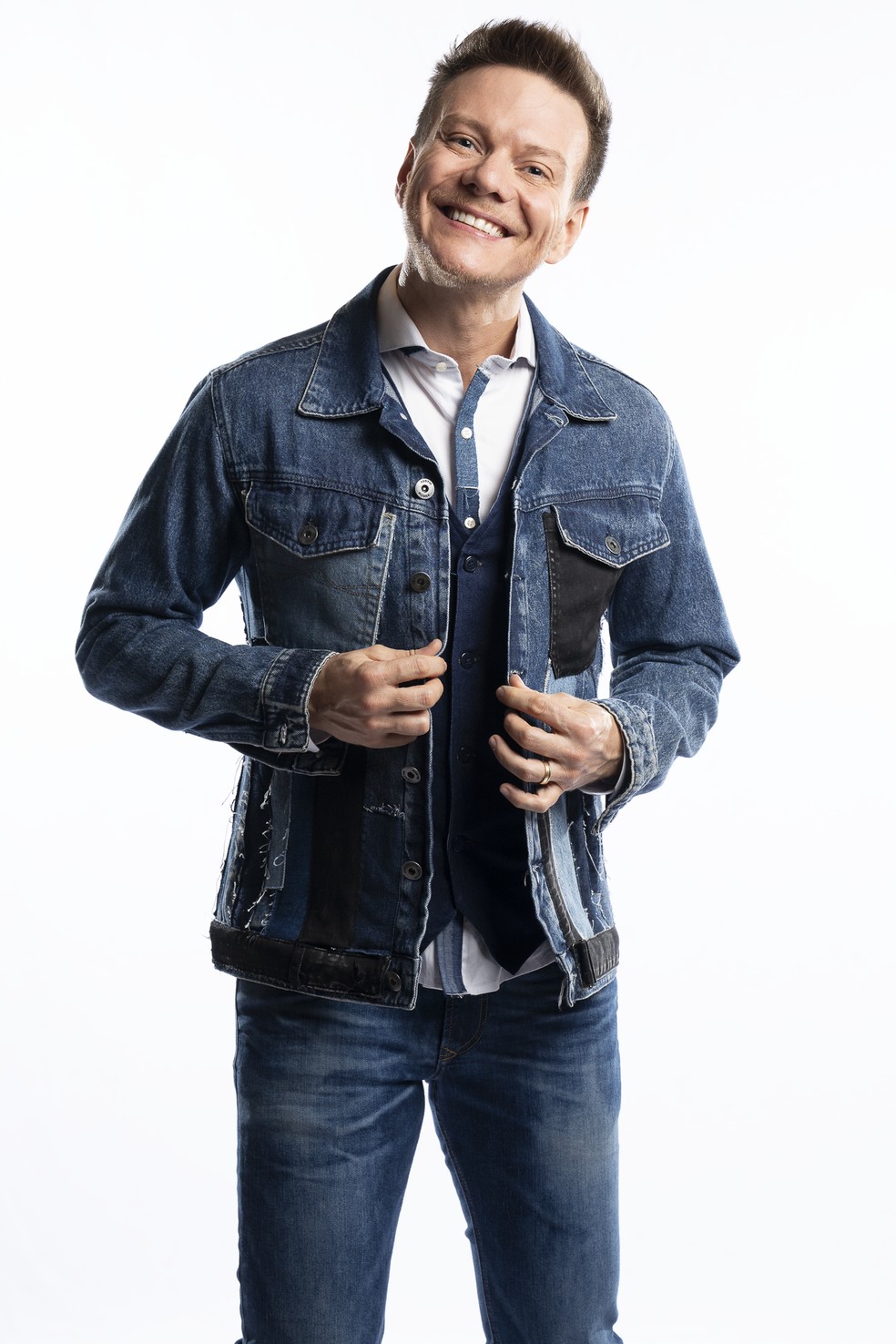 Michel Teló reuniu mais de 200 parentes na plateia do audiovisual ...