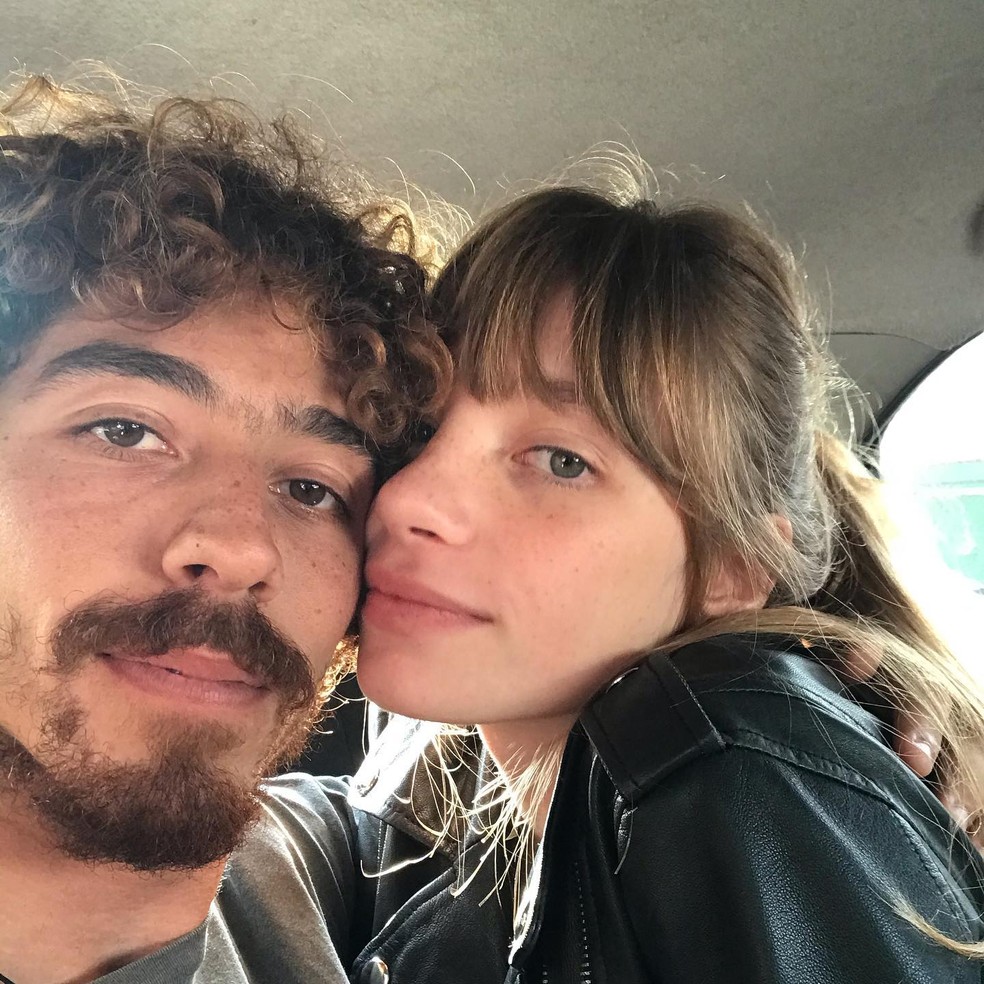 A nova família do surfe: Quem está por trás do campeão Yago Dora