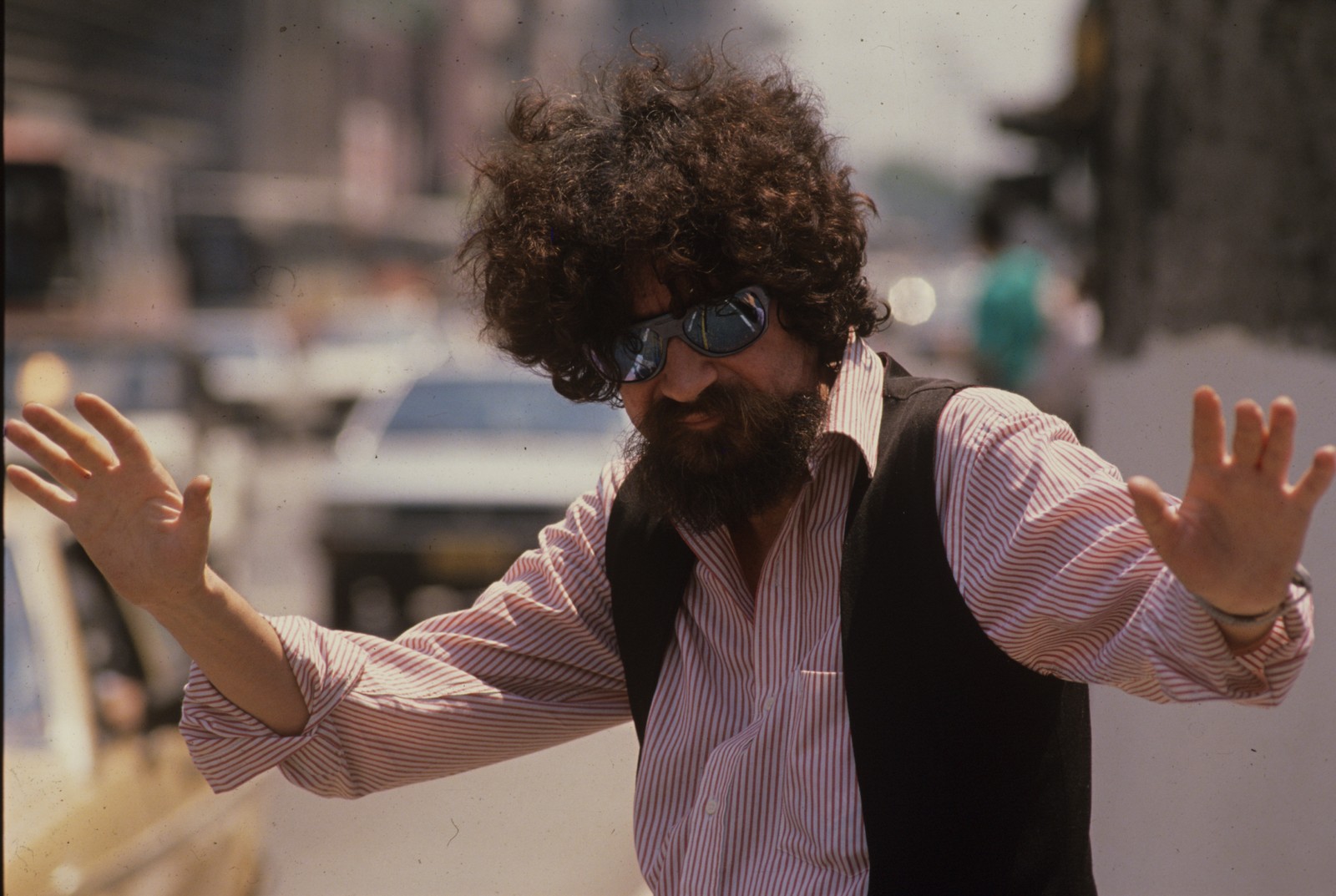 Raul Seixas 80 anos: veja 13 fotos clássicas do roqueiro que virou mito