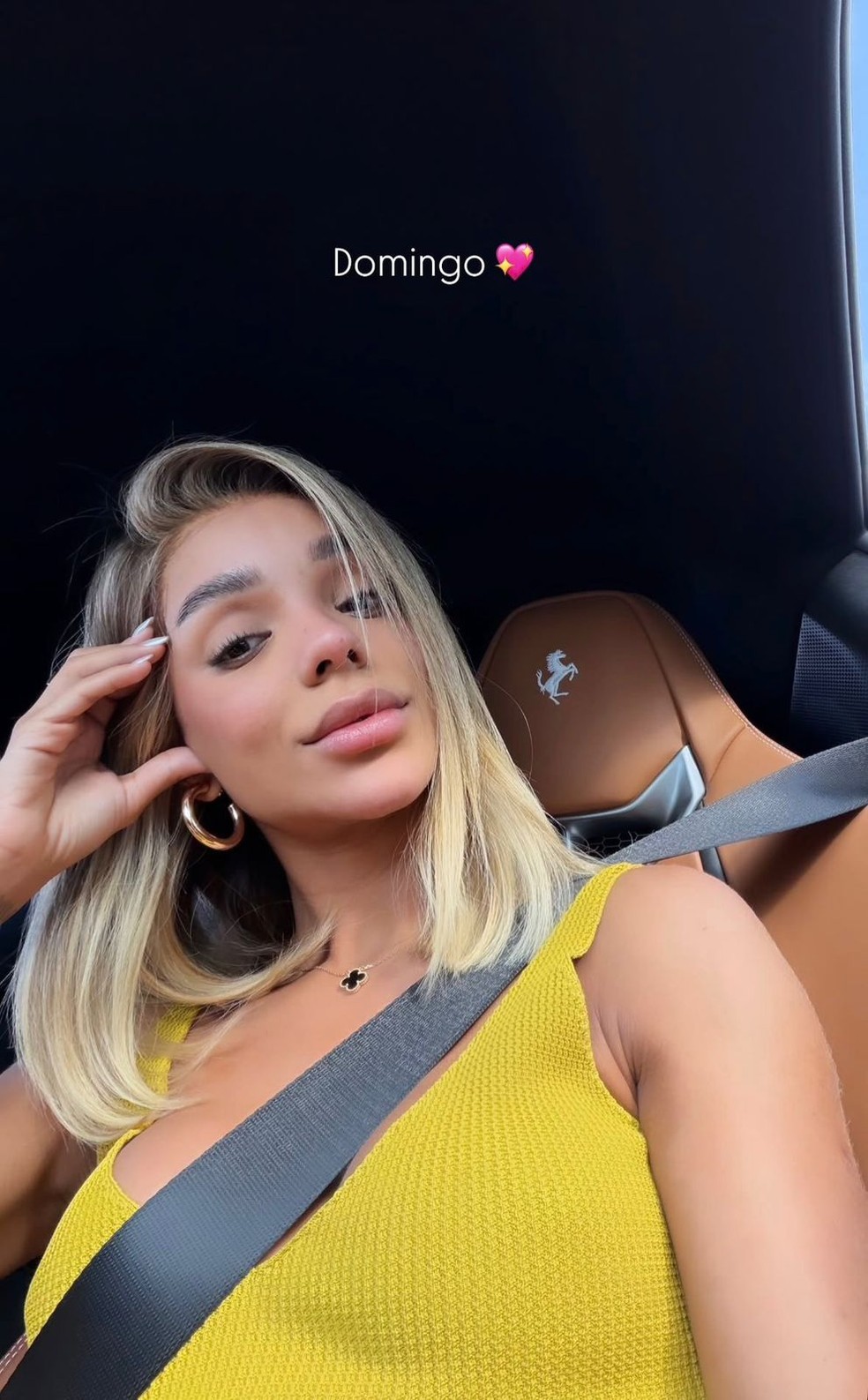 Uau! Ludmilla circula pelo Rio com novo carrão de R$ 5 milhões