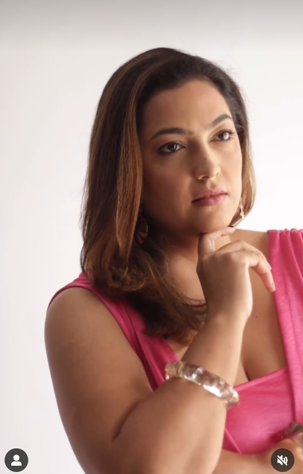 Mulher de Lucas do 'BBB 24', Camila Moura faz ensaio sensual enquanto ...