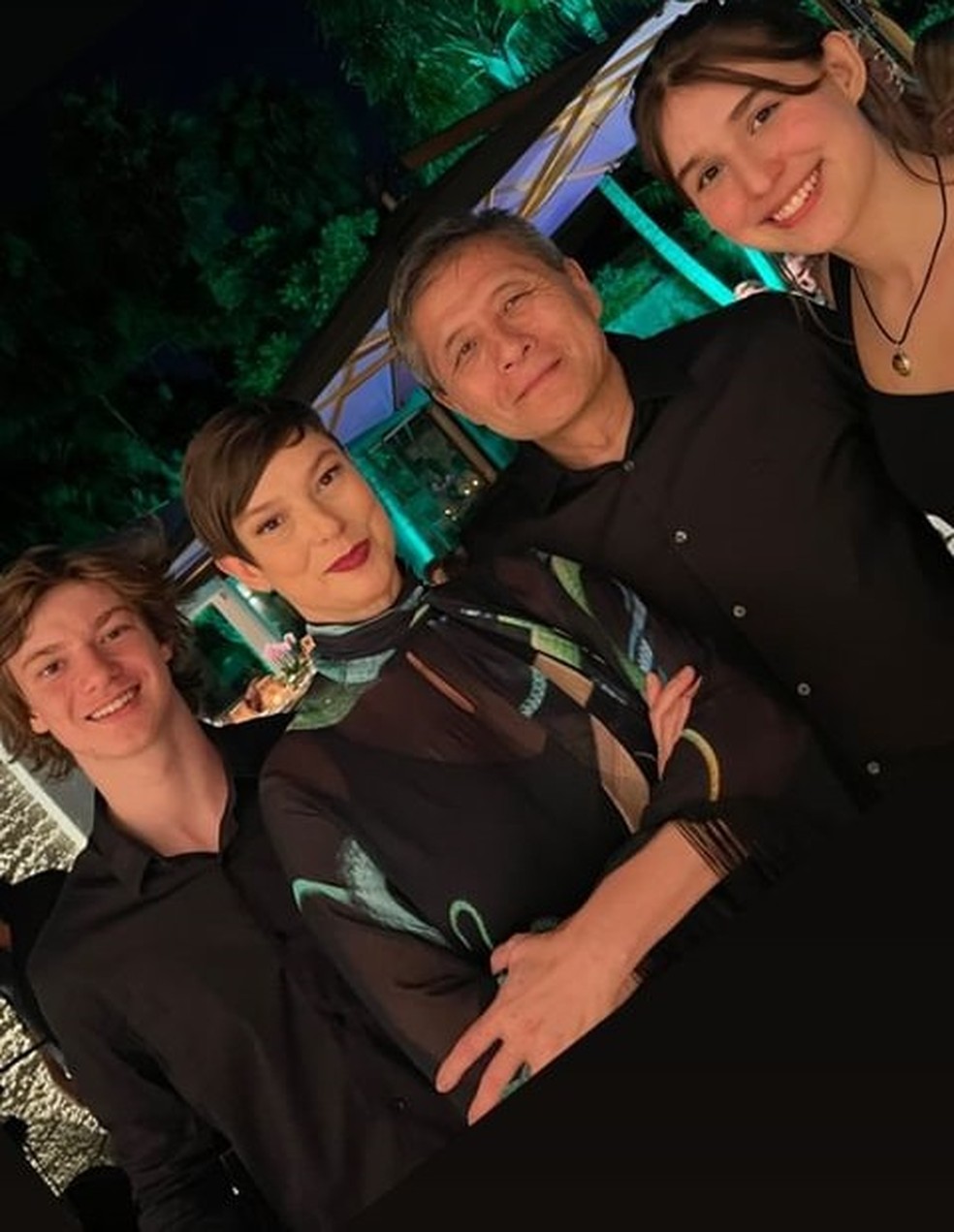 Maria Paula surge em clique raro com o marido e os filhos na ...