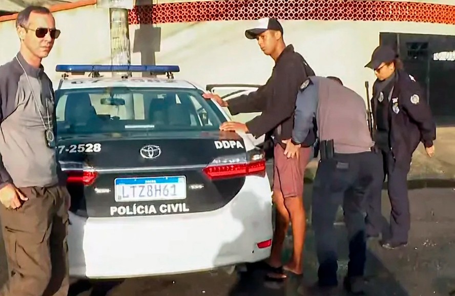 Réu pela morte de Jeff Machado estava cavando, no dia do assassinato ...