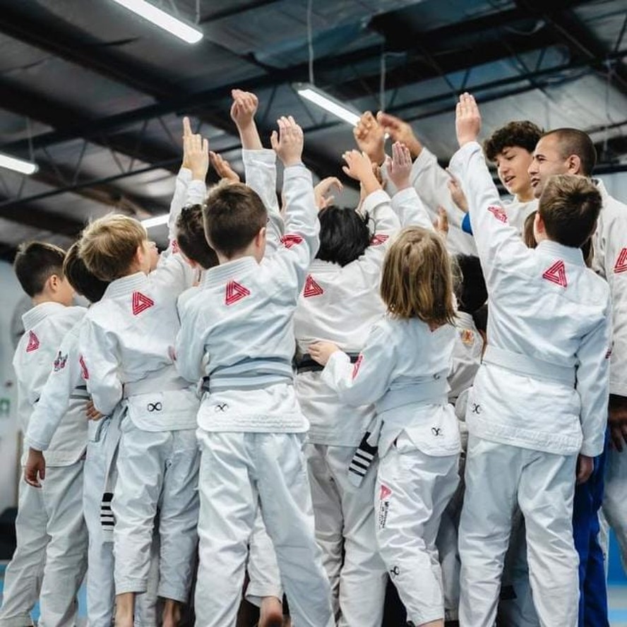 Força, técnica e caráter: o jiu-jitsu transformador de Rafael Neves