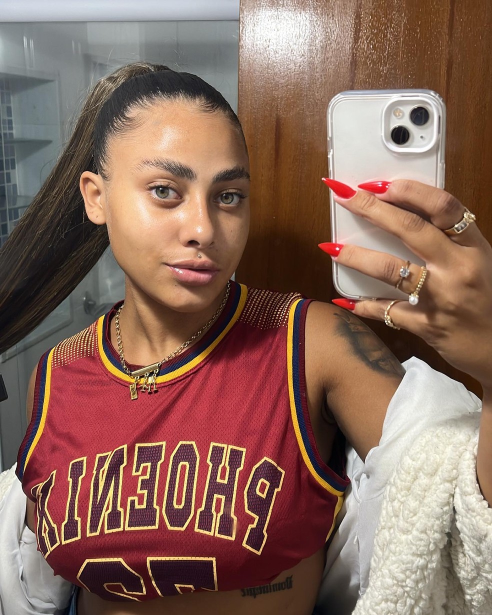 Aos 20 anos, filha de Catra se lança como funkeira com letras feministas