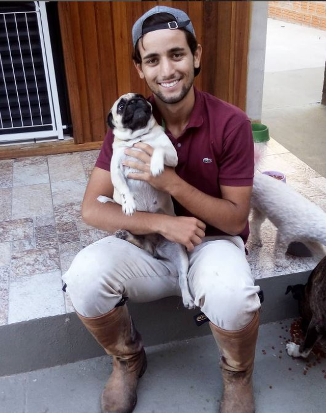 Matteus foi criado pela mãe e avó doméstica, abandonado pelo pai e ...