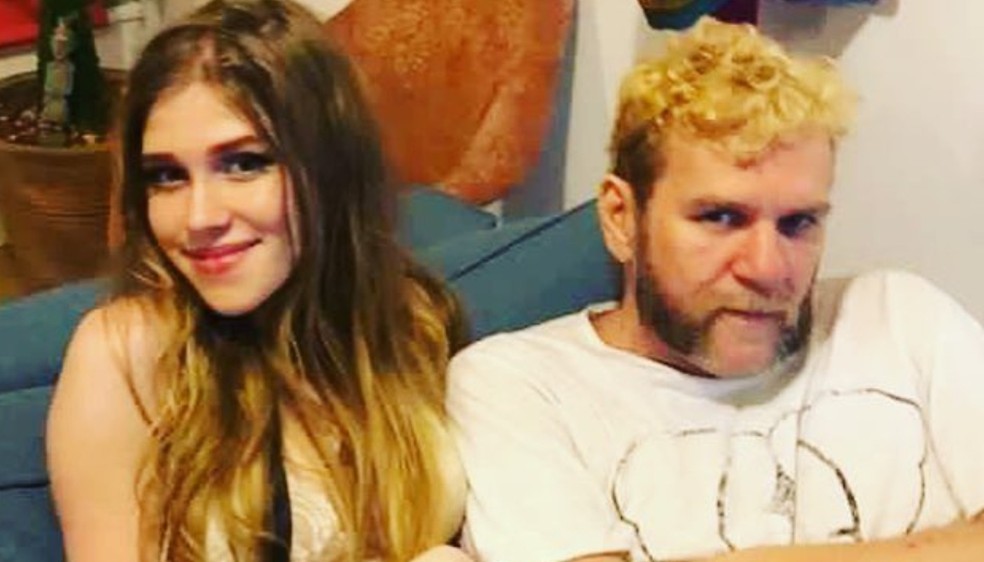 Aos 18 anos, filha de Alessandra Negrini revela namoro na web