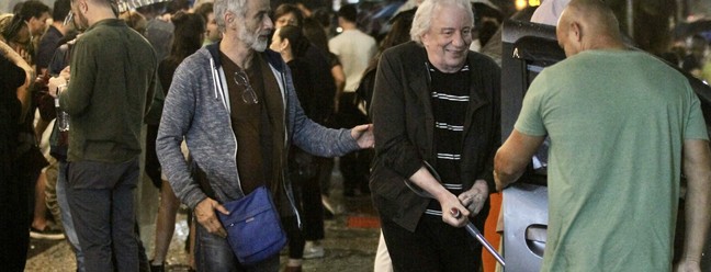 Marco Nanini faz rara aparição ao lado do marido, com quem está casado ...