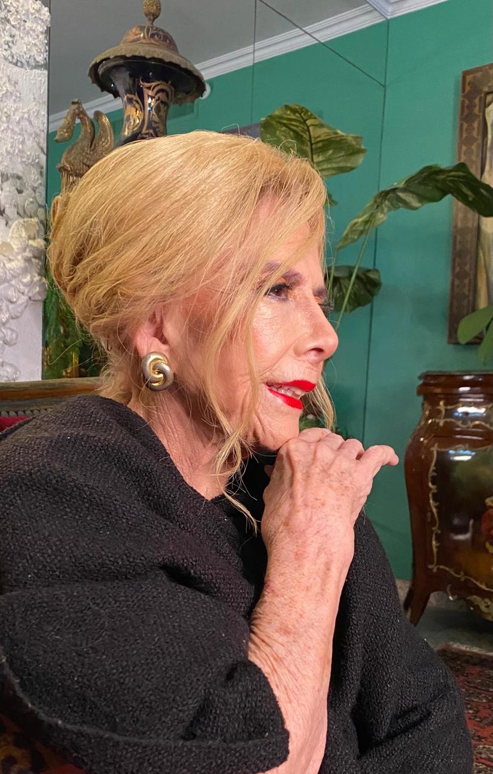 Socialite Regina Gonçalves fala sobre recomeço após prisão de ex ...