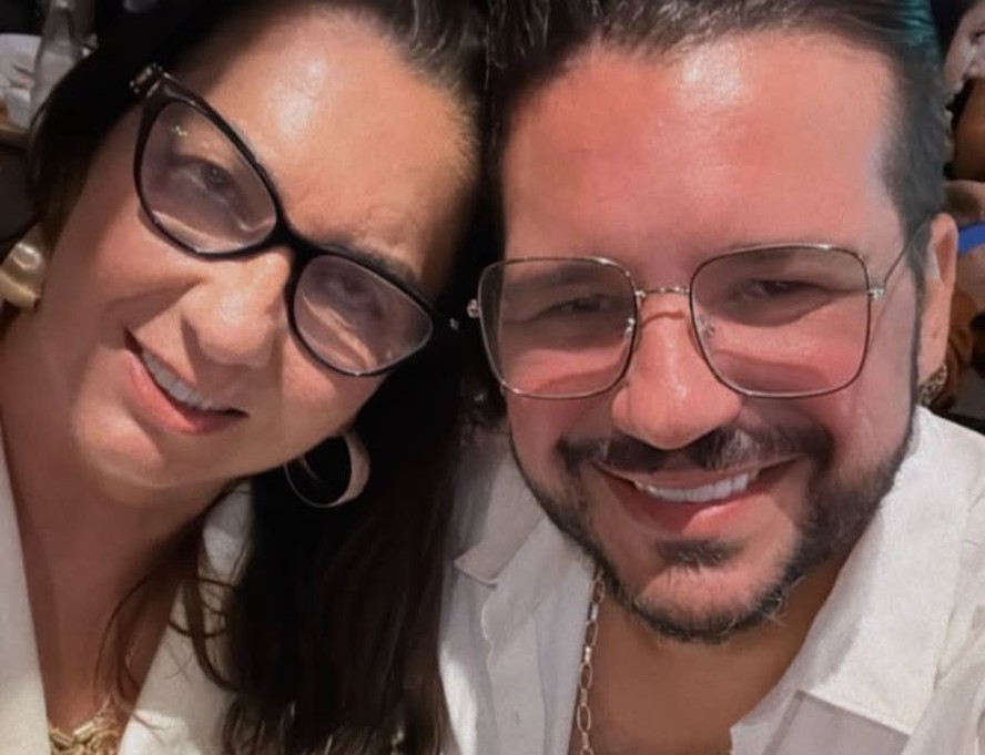 Mãe de Virginia Fonseca curte noite com novo namorado 21 anos mais ...