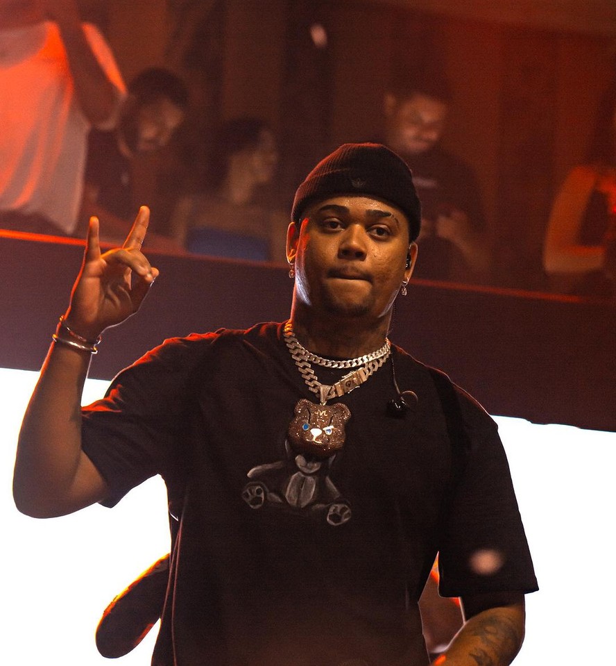 Rapper Major RD relata que teve carro atingido por oito tiros na ...