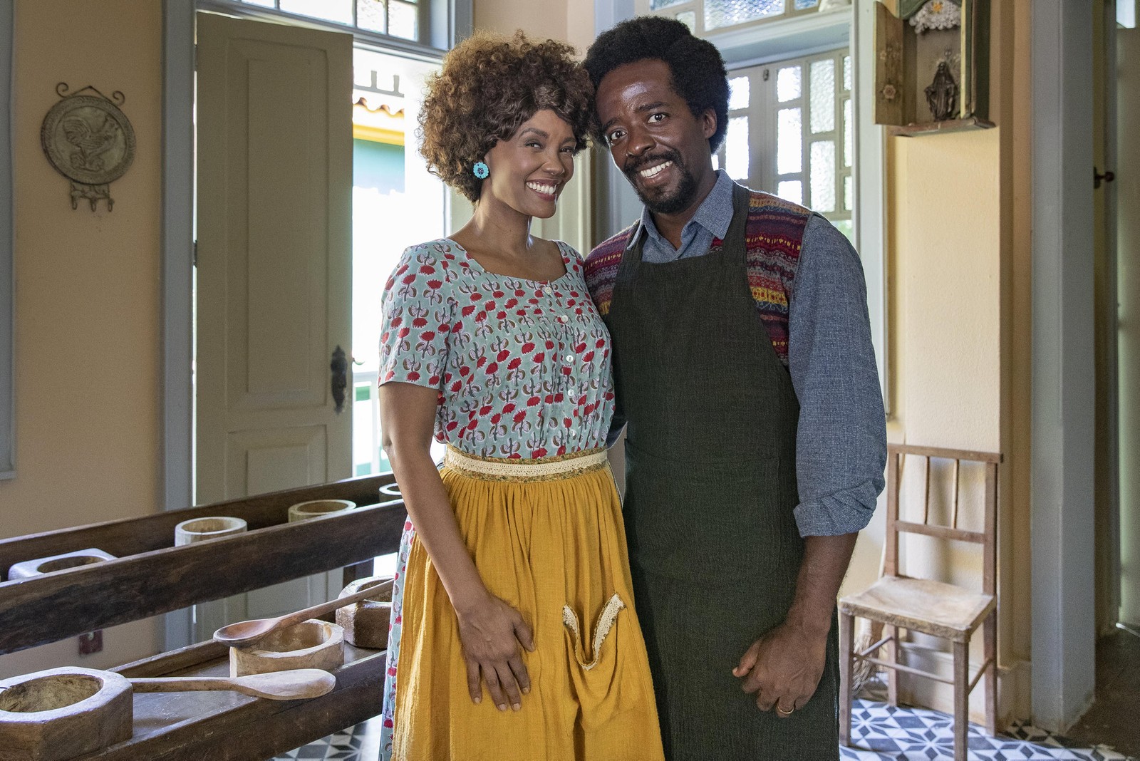 Isabel Fillardis fala sobre papel em 'Amor perfeito' e namoro: 'Amar na maturidade é a melhor coisa'