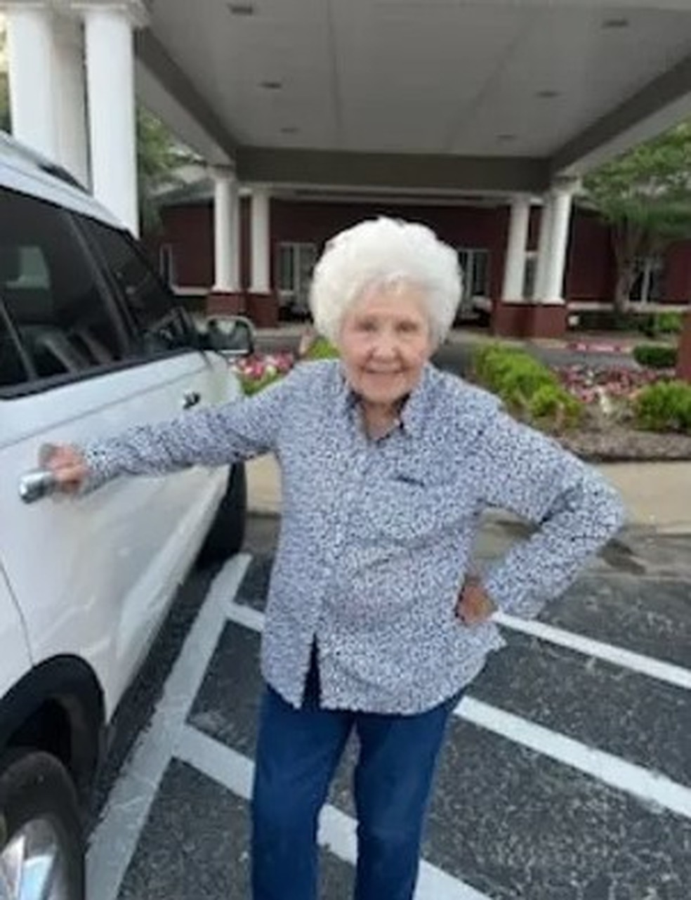 Vendedora que trabalhou 74 anos sem faltar um dia ao serviço se ...