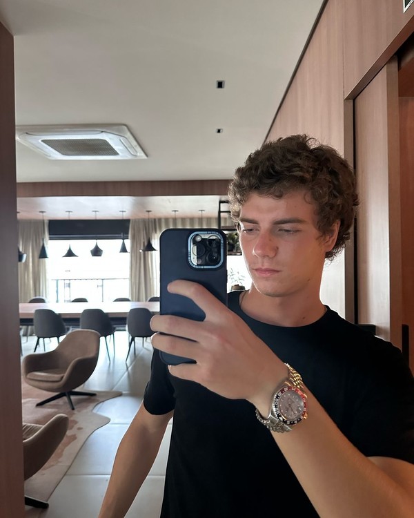 Filho de Mário Gomes se defende de críticas por surgir em carrão após ...