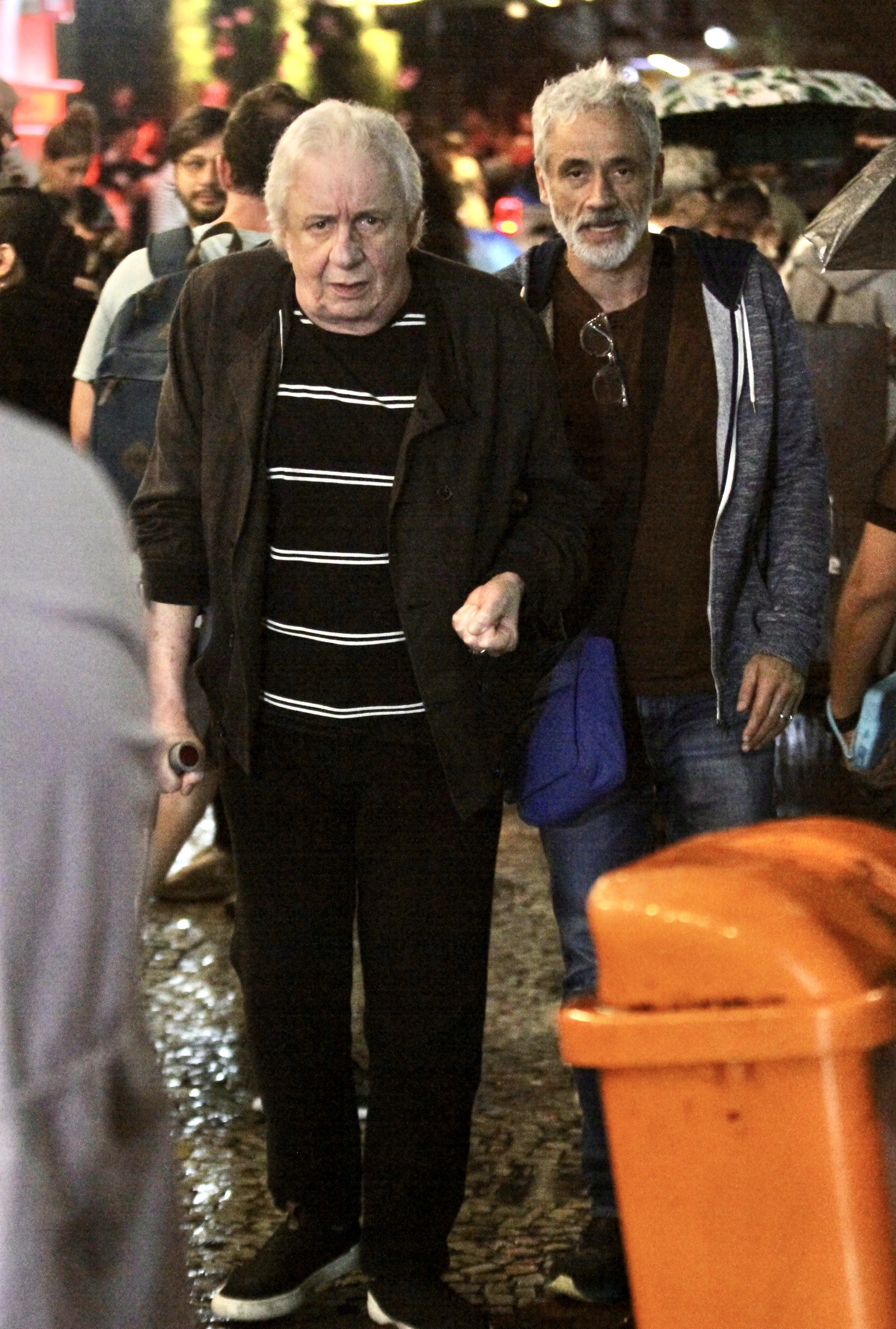 Marco Nanini faz rara aparição ao lado do marido, com quem está casado ...