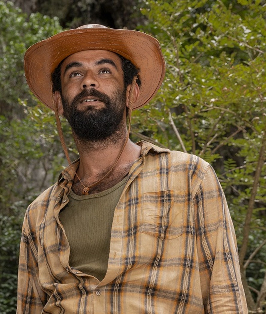 Nos resumos da novela 'No Rancho Fundo', Zé Beltino é preso, mas consegue fugir da delegacia