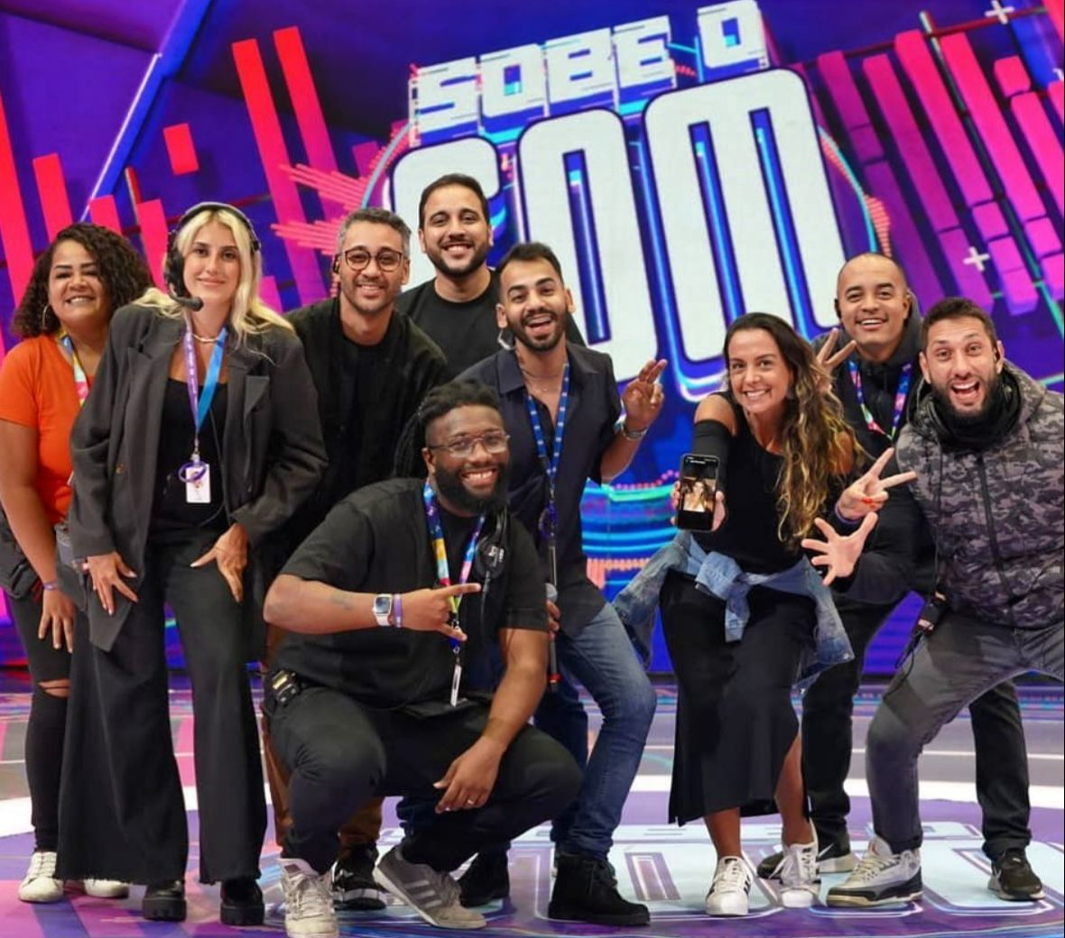 Loira fotografada em praia com Lucas Lima é produtora do 'Caldeirão com ...