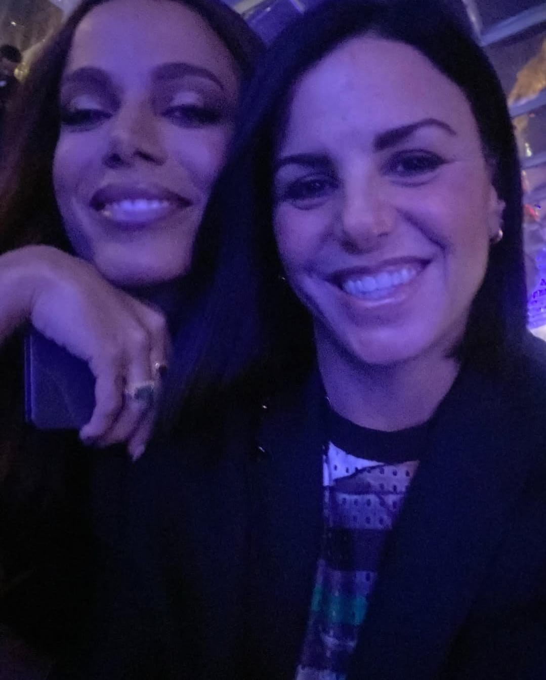 Paixão pelo Rio e amiga de estrelas: conheça Rebeca León, o braço ...