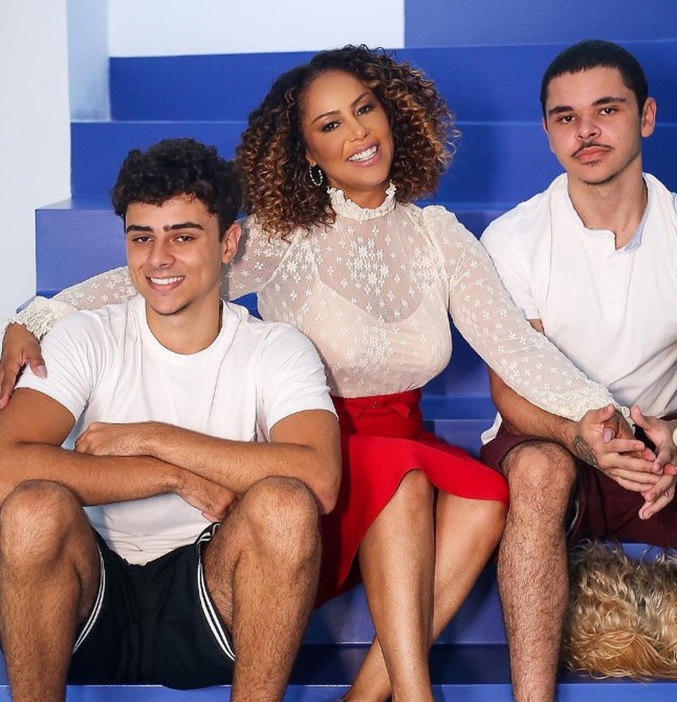 Ex Globeleza Valéria Valenssa Aparece Em Foto Com Filho E Seguidores Reagem Sempre Um Show
