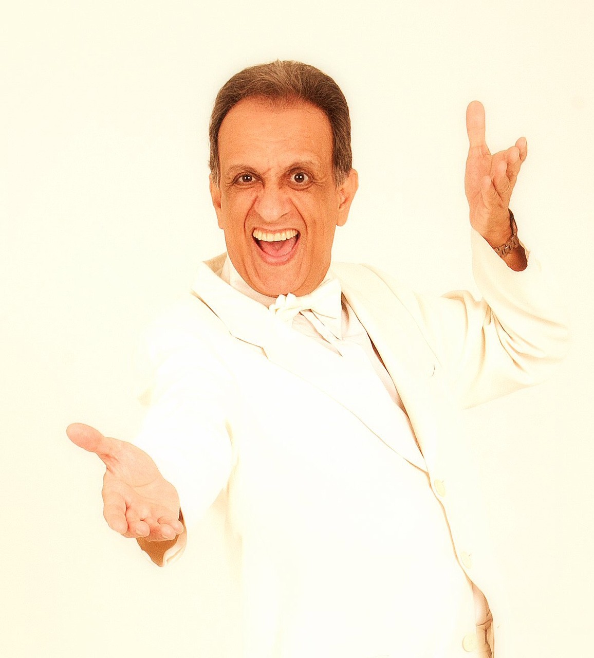 Aposentado, Bemvindo Sequeira vive em Portugal há cinco anos e oferece ...