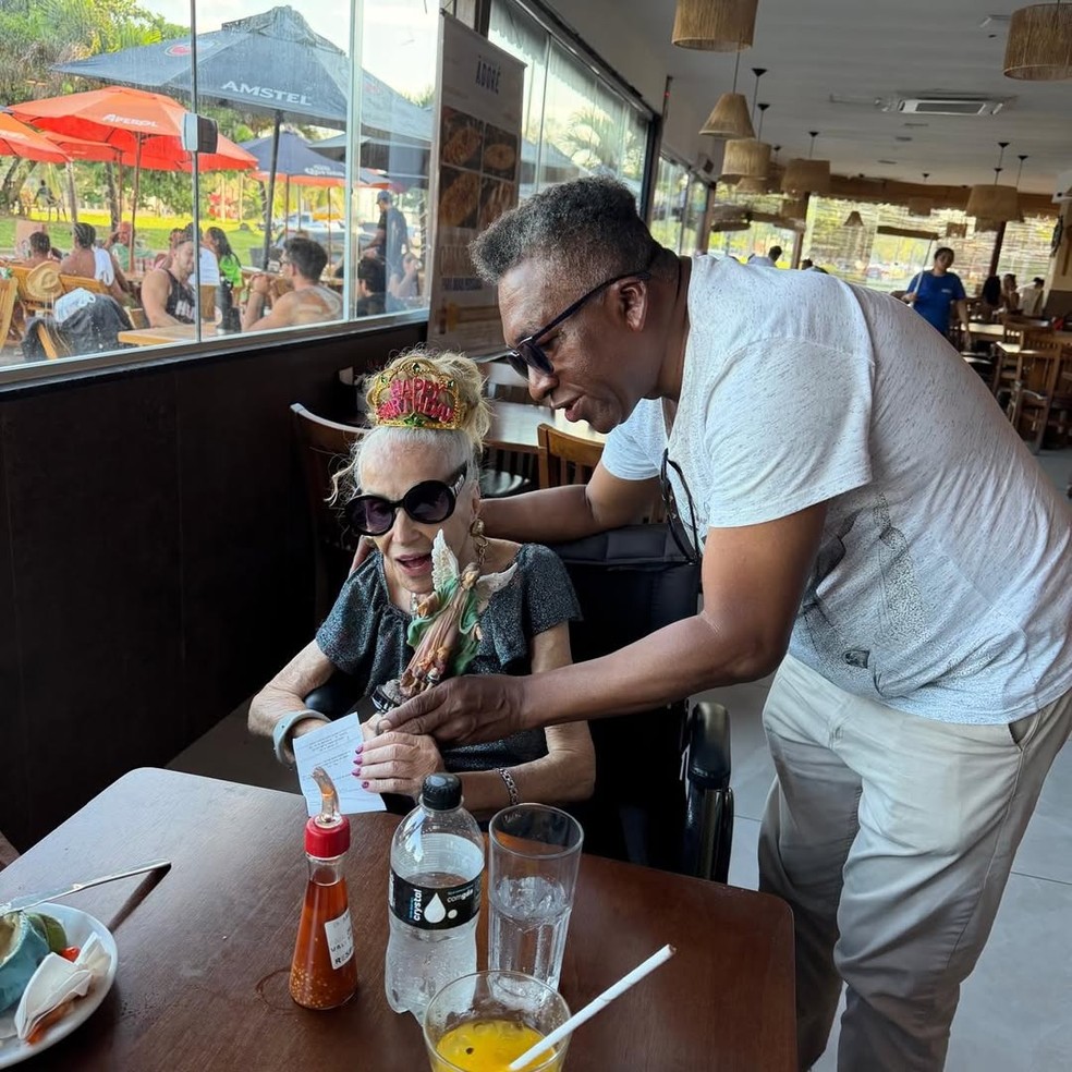 Moradora do Retiro dos Artistas, Íris Bruzzi celebra 91 anos com filho ...