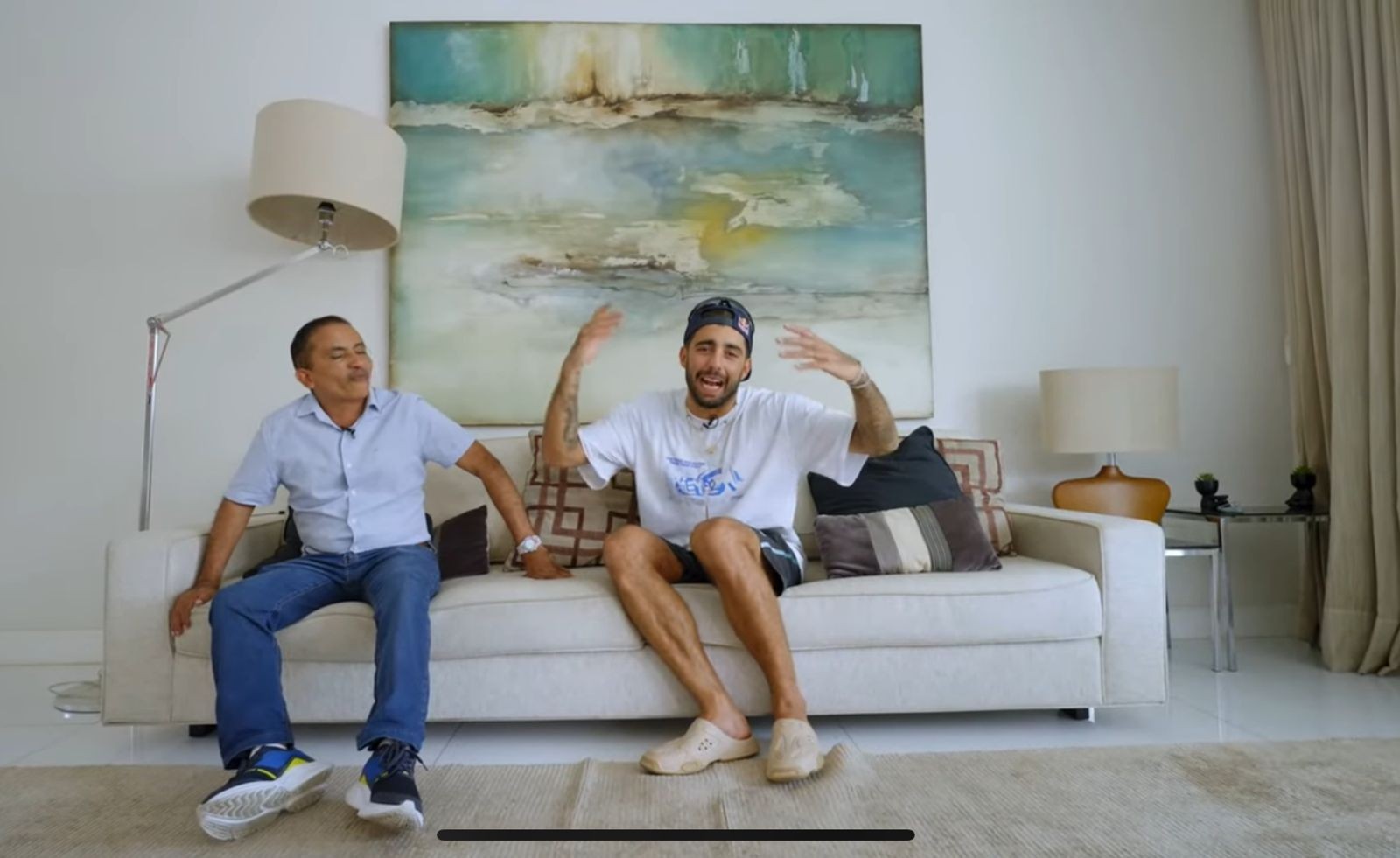 Manoel Gomes Do Hit Caneta Azul Mostra Nova Mansão Em São Paulo Com