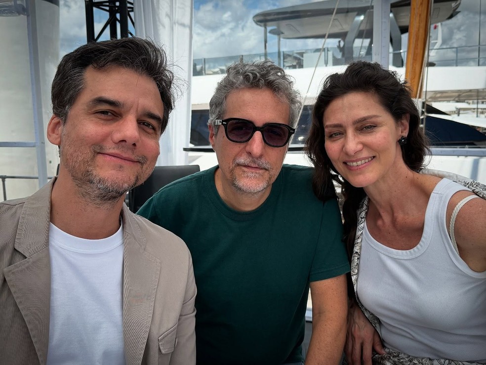 Wagner Moura é cercado por fãs no Festival de Cannes, na França ...