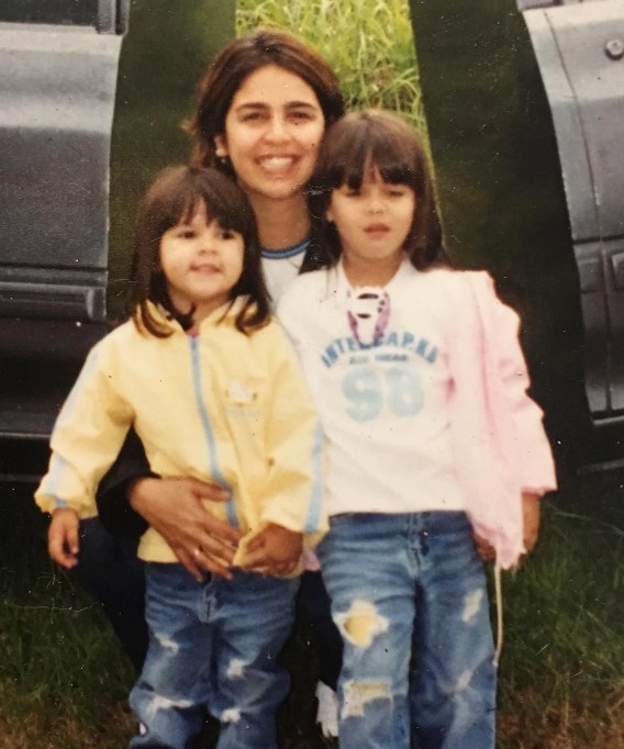 Gêmeas? Irmã de Giullia Buscacio, de 'Renascer', mora na Espanha e tem ...