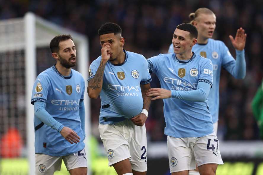 Savinho marca, Manchester City encerra sequência de tropeços e volta a ...