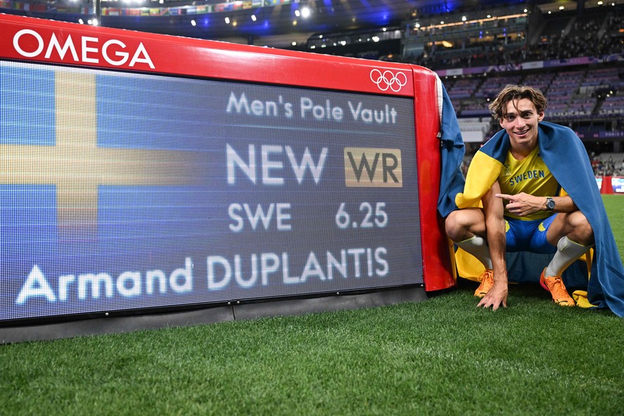 Paris-2024: em show particular, Armand Duplantis vence ouro no salto ...