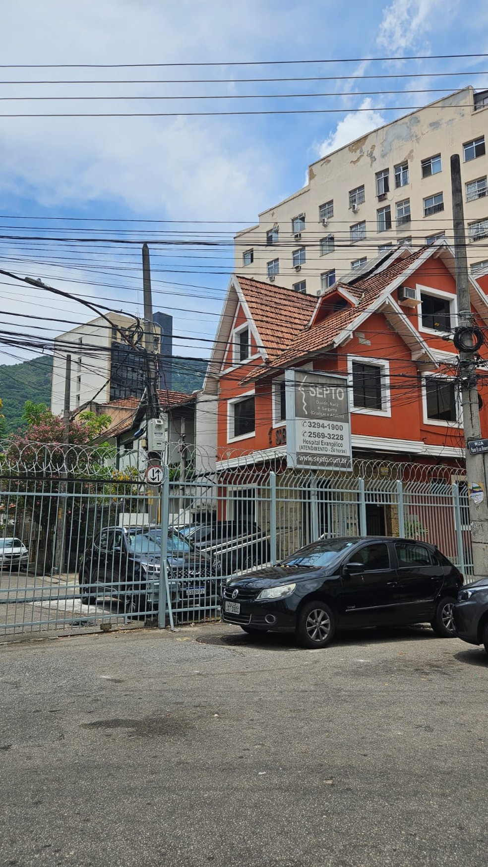 Discoteca e piscina no clube, ensaio para a 1ª peça, trauma com viaduto ...