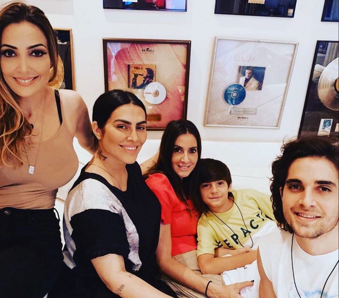 Fábio Jr. celebra aniversário de 72 anos, 9 de casamento e ganha ...