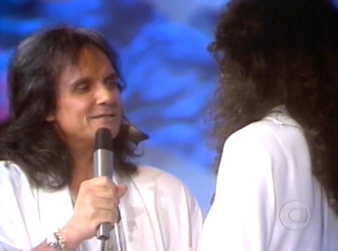 Roberto Carlos conta como mantém novo namoro aos 83 anos: ‘Muito intenso’