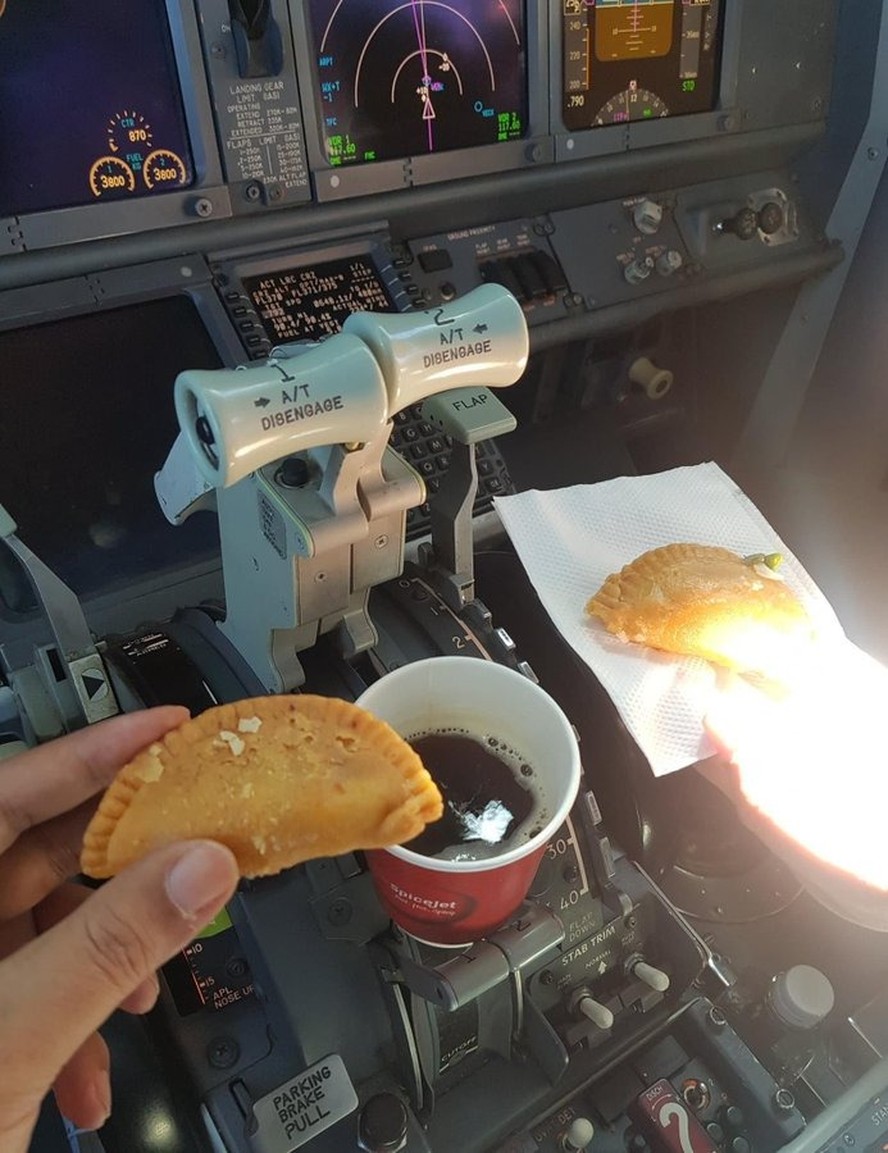 Companhia aérea da Índia suspende pilotos por consumirem doces e café ...