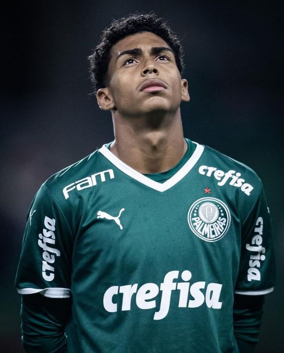 Primeiro namoro de Endrick chegou ao fim após pressão familiar antes de ...