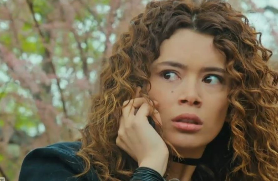 Nos resumos da novela turca 'Força de mulher', Sirin é sequestrada por ...