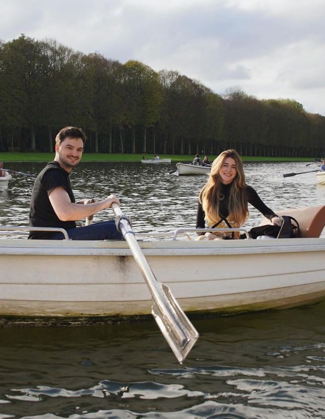 Em Paris, Felipe Neto comemora 1 ano de namoro e se hospeda em suíte ...