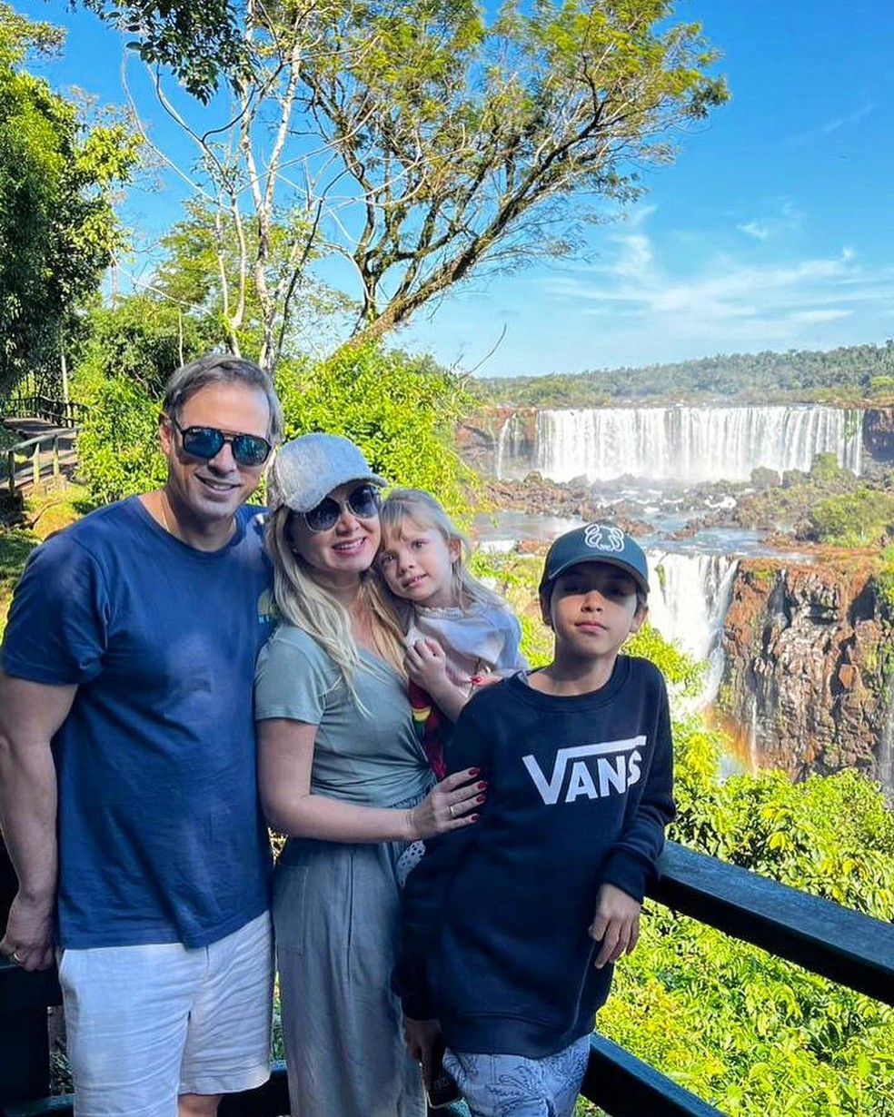 Eliana leva marido para estreia de programa na Globo: Adriano Ricco é ...
