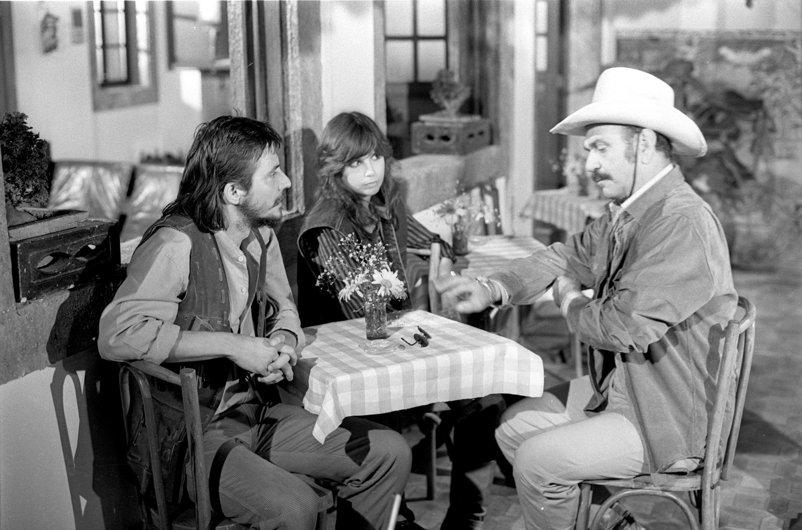 Ícone dos anos 80 e longe da TV, Lídia Brondi faz 65 anos; veja como ...