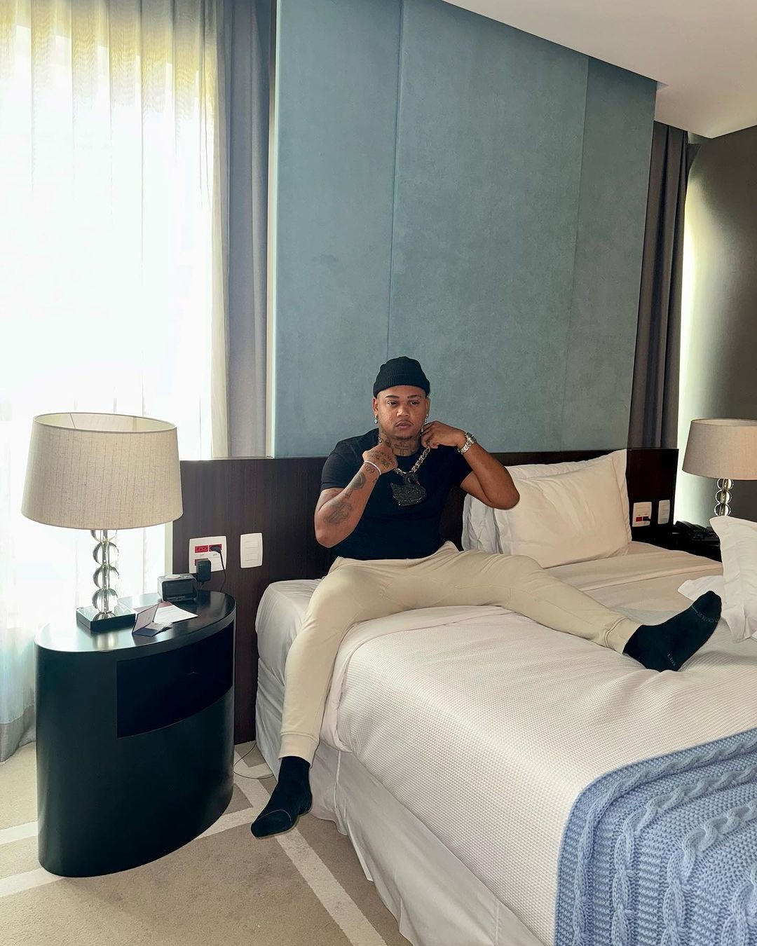 Rapper Major RD relata que teve carro atingido por oito tiros na ...