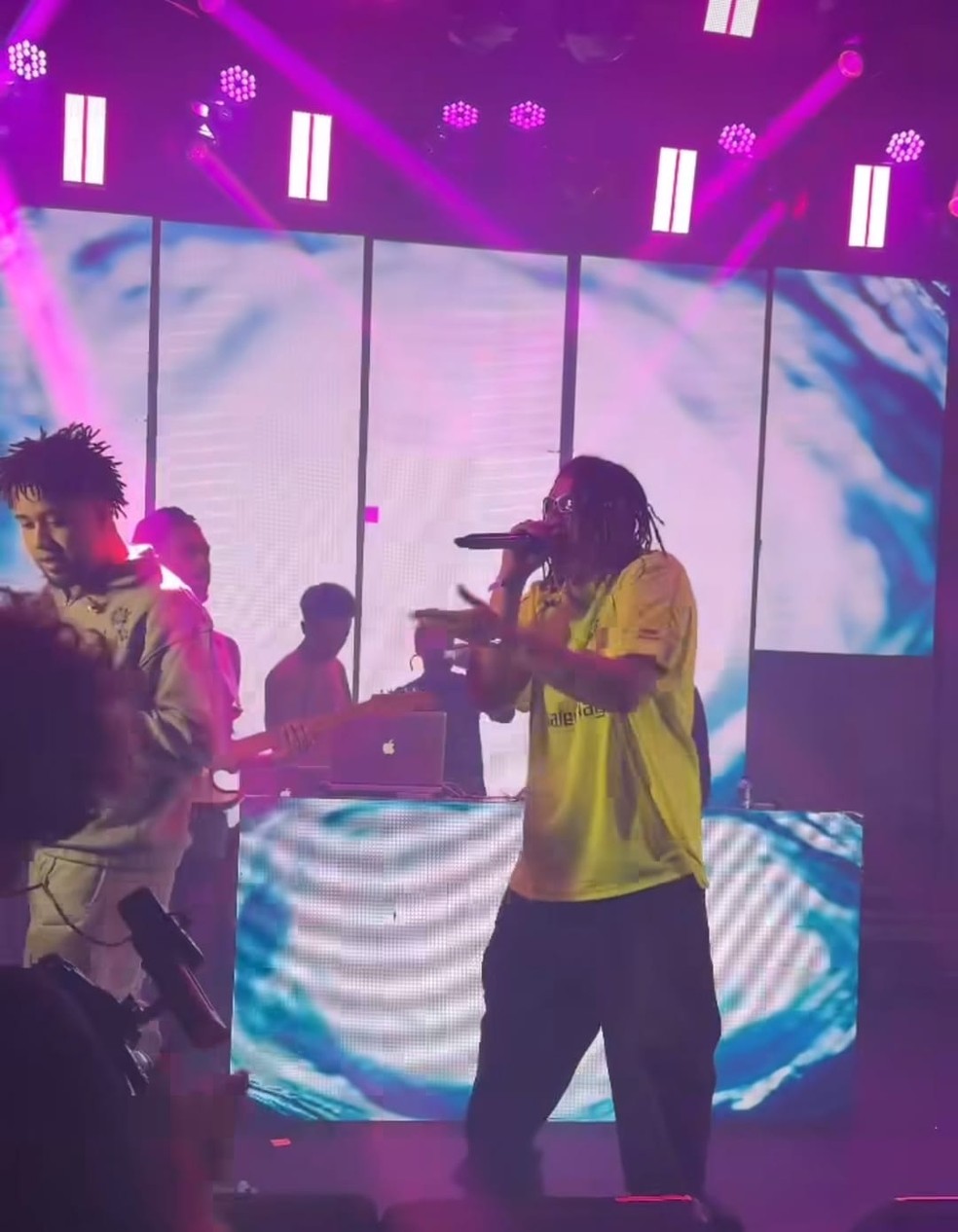 Revelação do trap é apontado como novo affair de Vivi Wanderley: saiba ...