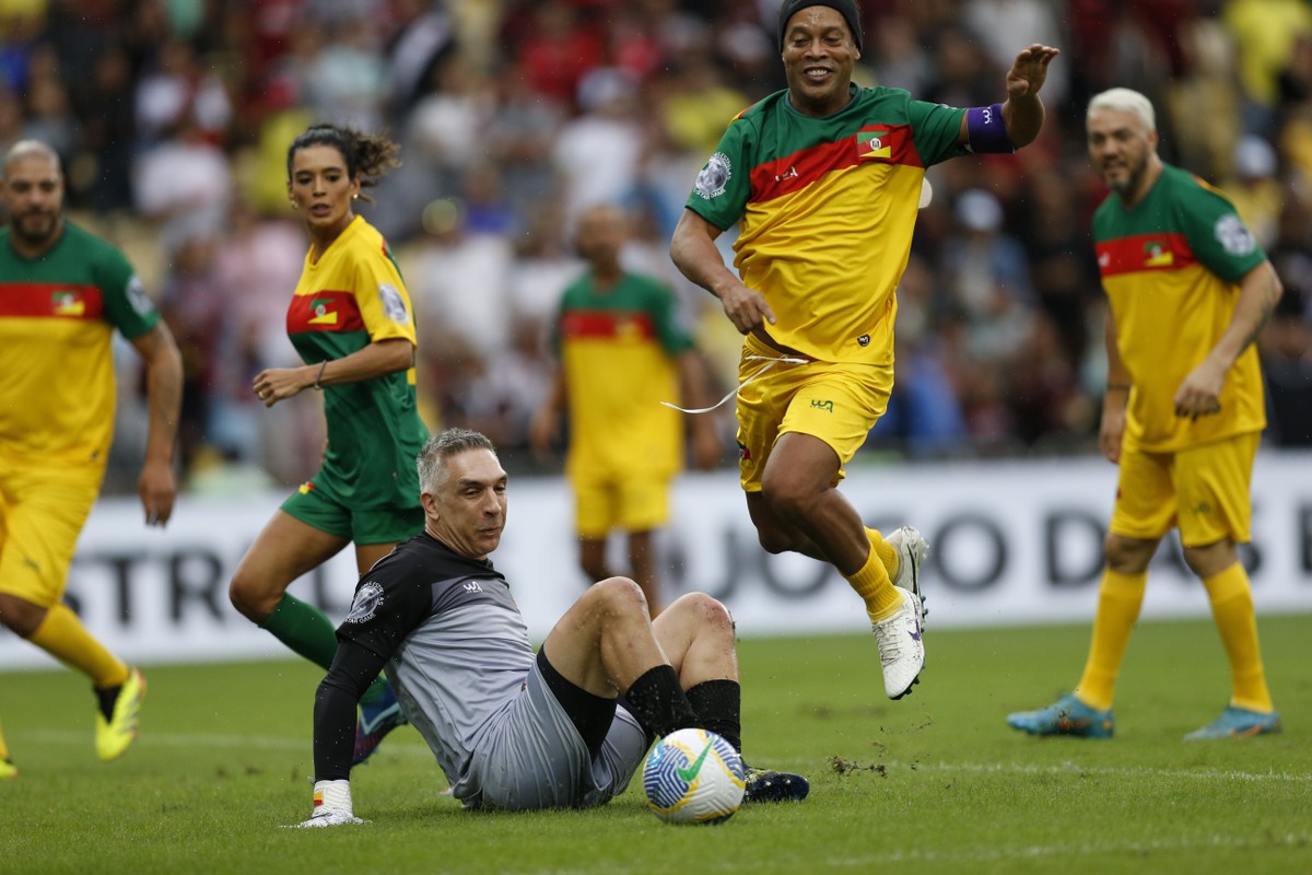 Futebol Solidário: Ronaldinho Gaúcho comanda festa em amistoso de ...