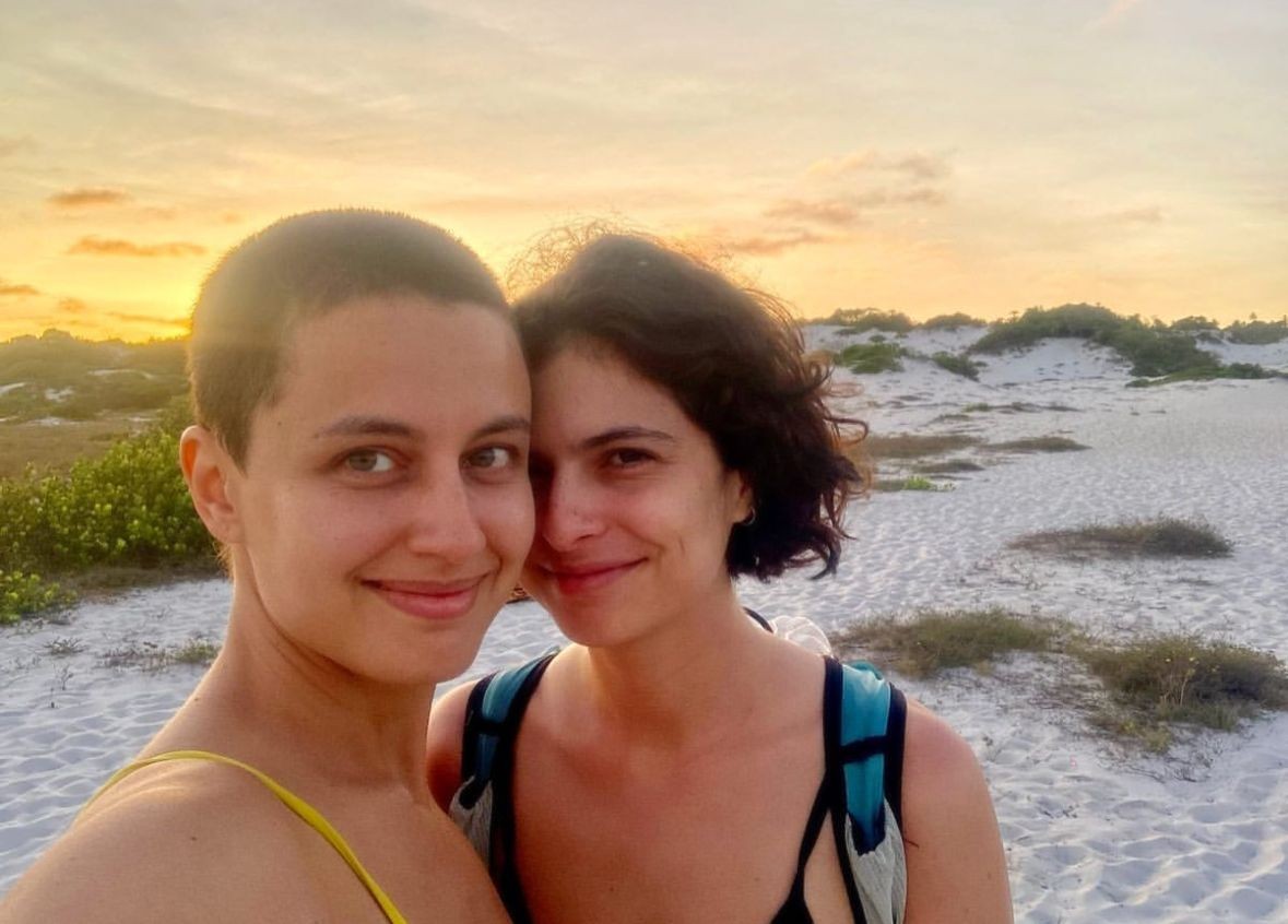 Debora Bloch mostra férias em hotel-fazenda em Portugal com o marido; fotos