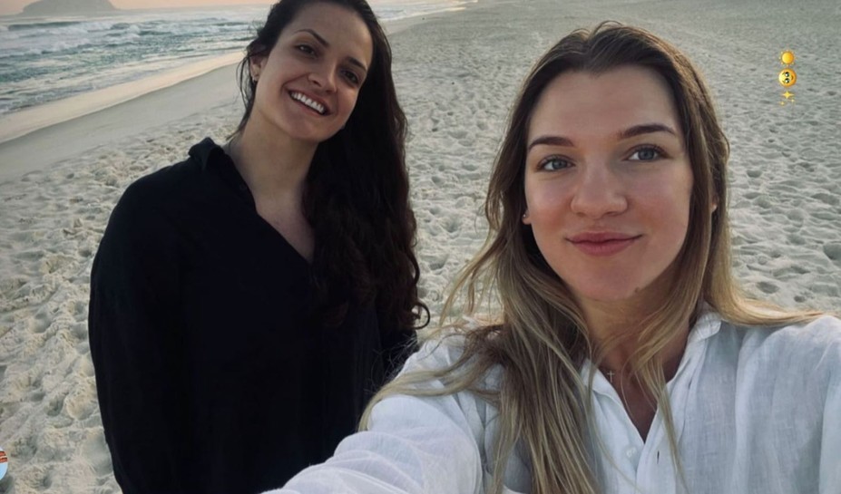 Namorada de Gabi Moreschi, goleira do Brasil no handebol, viaja para ...