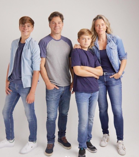 Eric Marmo estrela campanha nos EUA com a esposa e dois filhos: 'Vocês ...