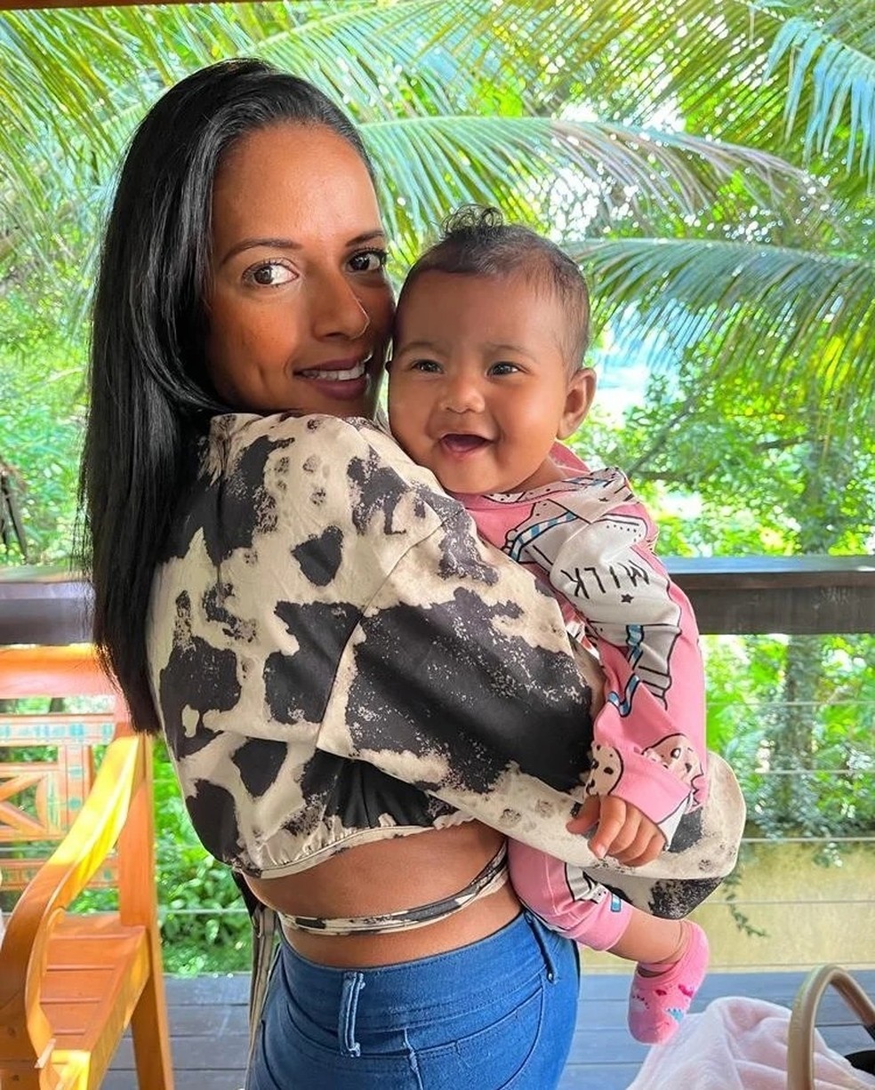 Maria Gadú posta foto rara com mulher e filha para celebrar Dia da ...