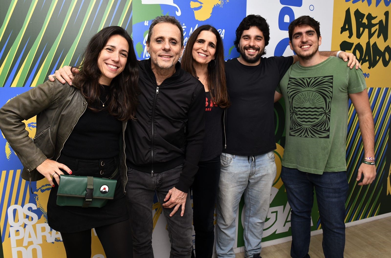 Cláudia Abreu resgata foto com Malu Mader no aniversário de 59 anos da ...