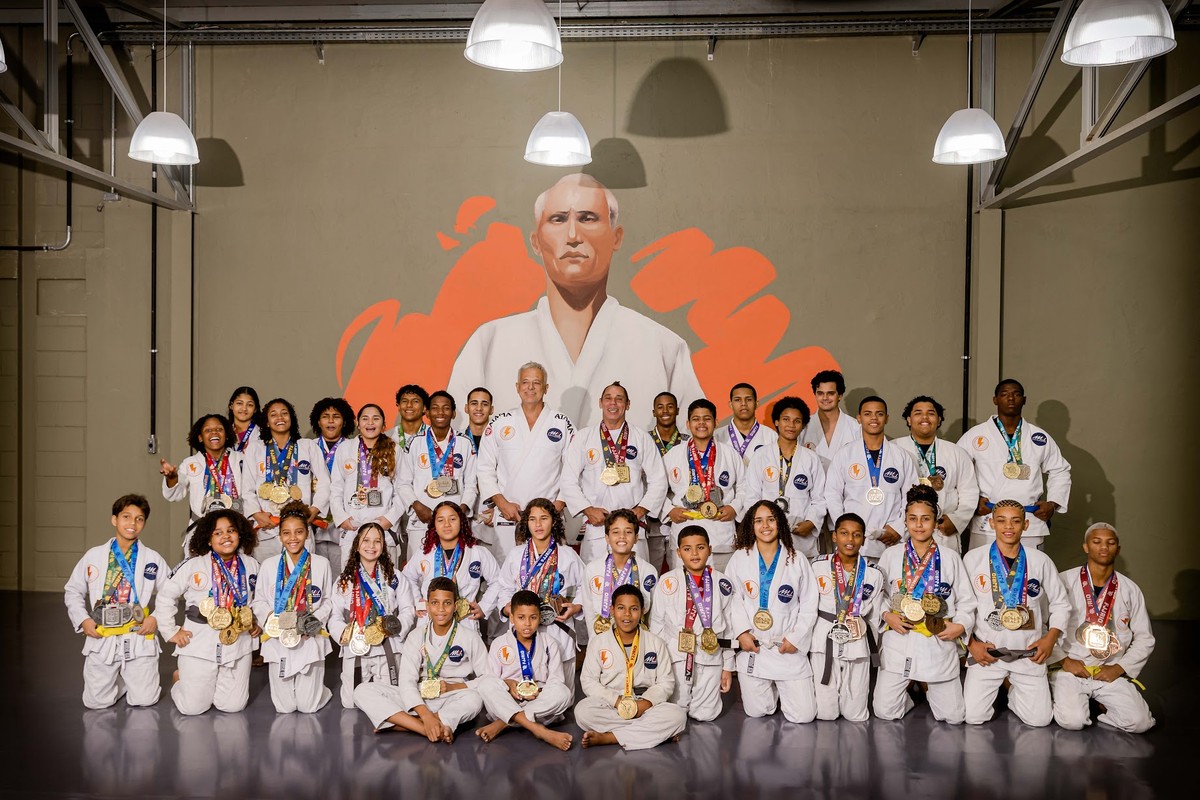 Acari ganha maior dojo social do Rio: jiu-jitsu, capoeira e grafite ...