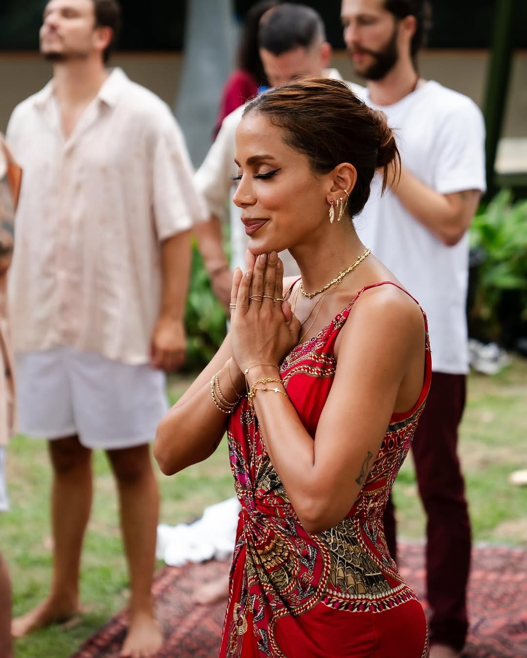 Pai de santo de Anitta, Sérgio Pina vai a ato pró-anistia e posa com ...