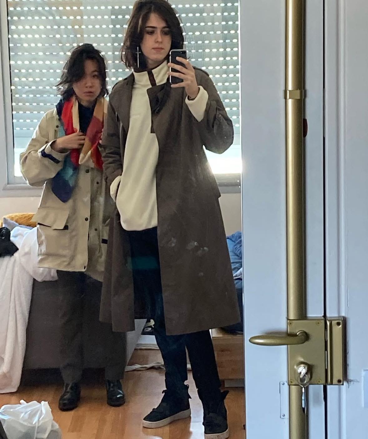 Filha trans de José de Abreu posa com a namorada, e ator reage com coração